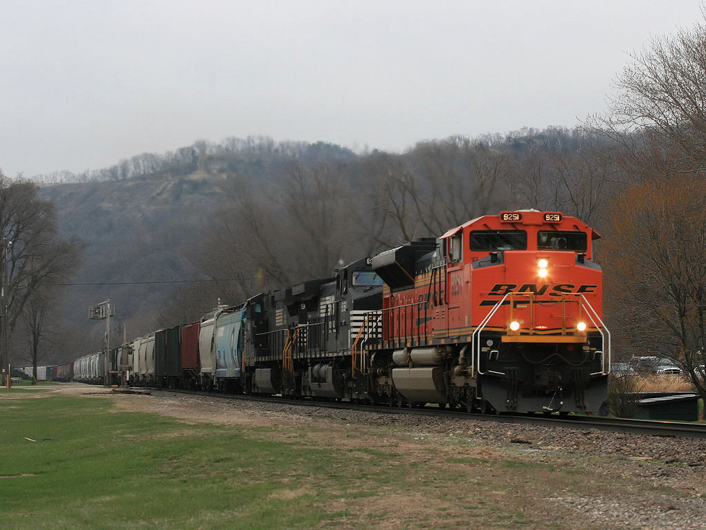 BNSF 9251